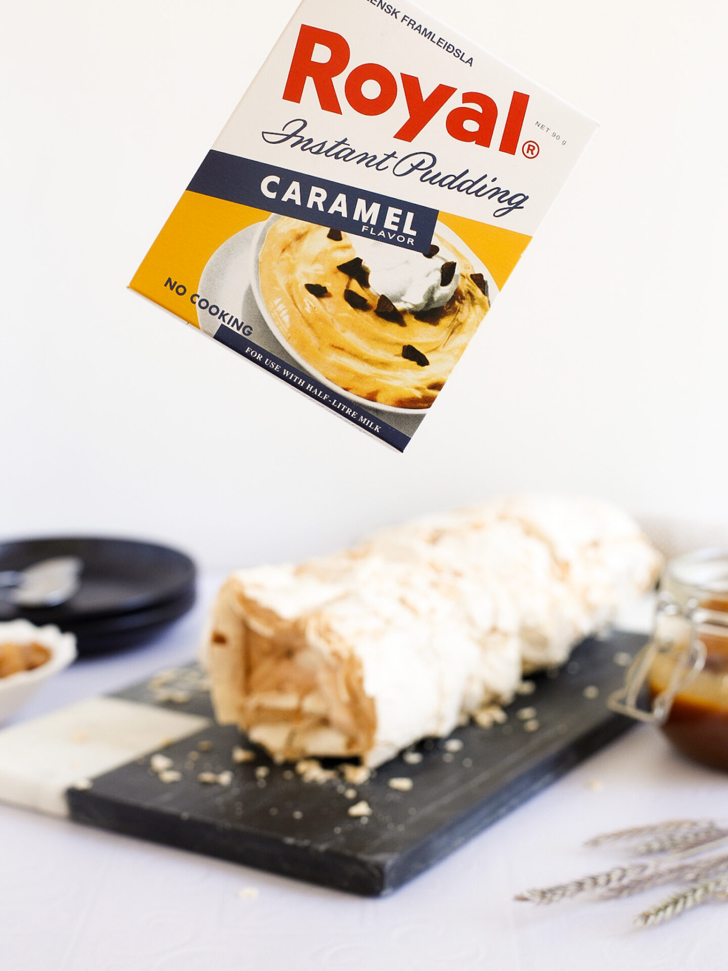 Marengs með karamellu & eplum • Döðlur & smjör